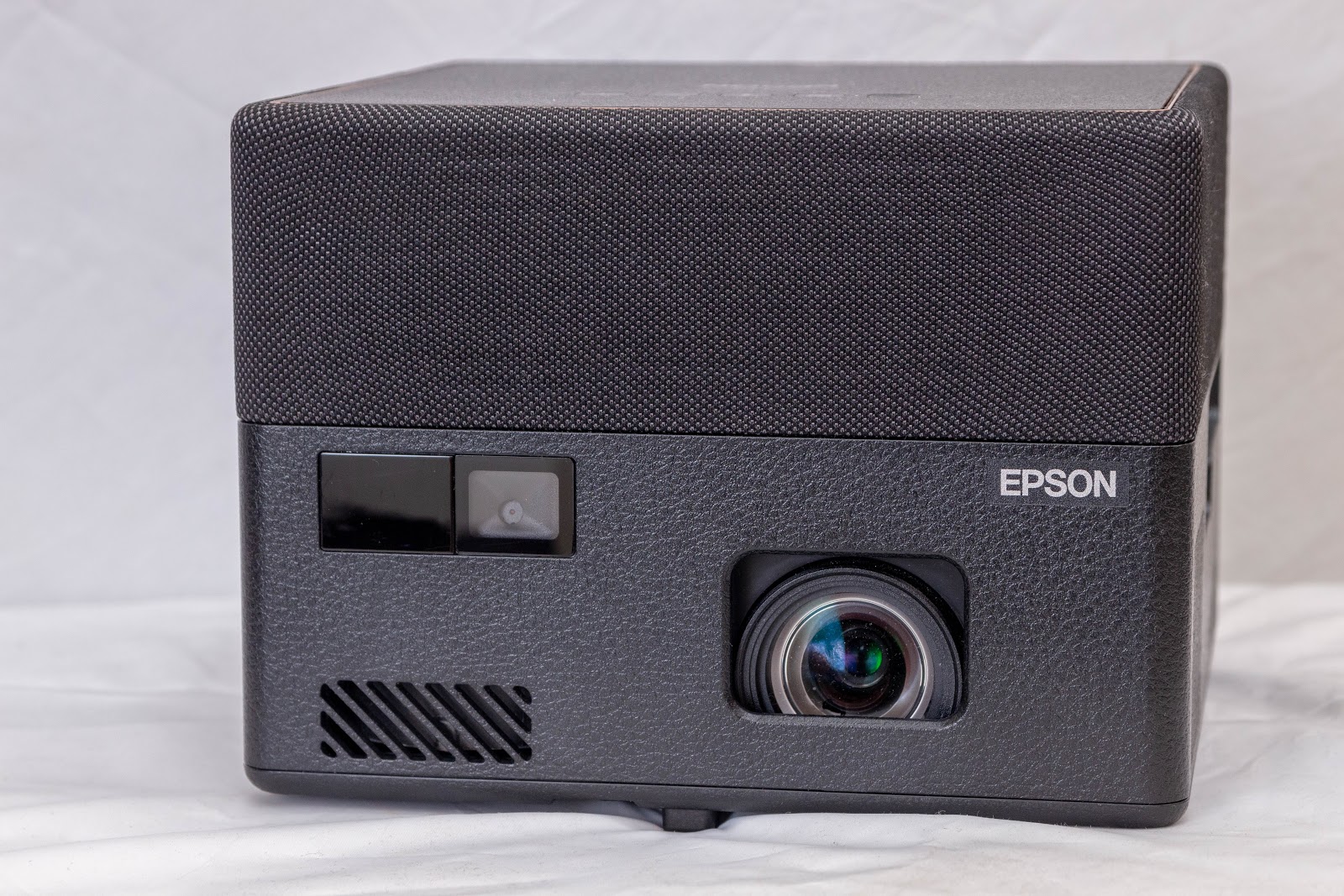 家庭劇院 人氣極高 Epson EF-12開箱 - 香港投影