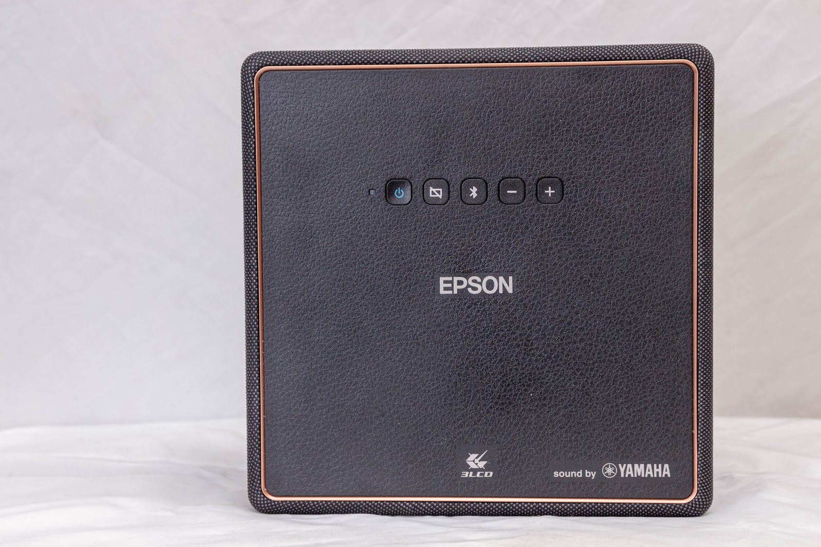 家庭劇院 人氣極高 Epson EF-12開箱 - 香港投影